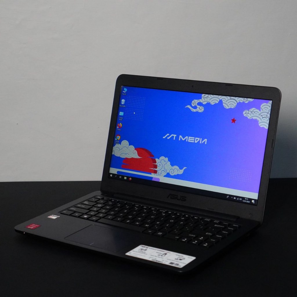 Jual LAPTOP ASUS E402W AMD E2 RAM 4 GB LAPTOP BEKAS TULUNGAGUNG ...