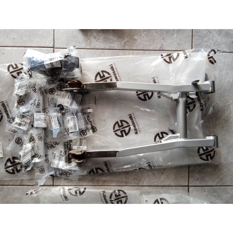 Jual SWINGARM AREM ARM KAZE KAZER PNP GL MAX / PRO ORIGINAL BARU ...