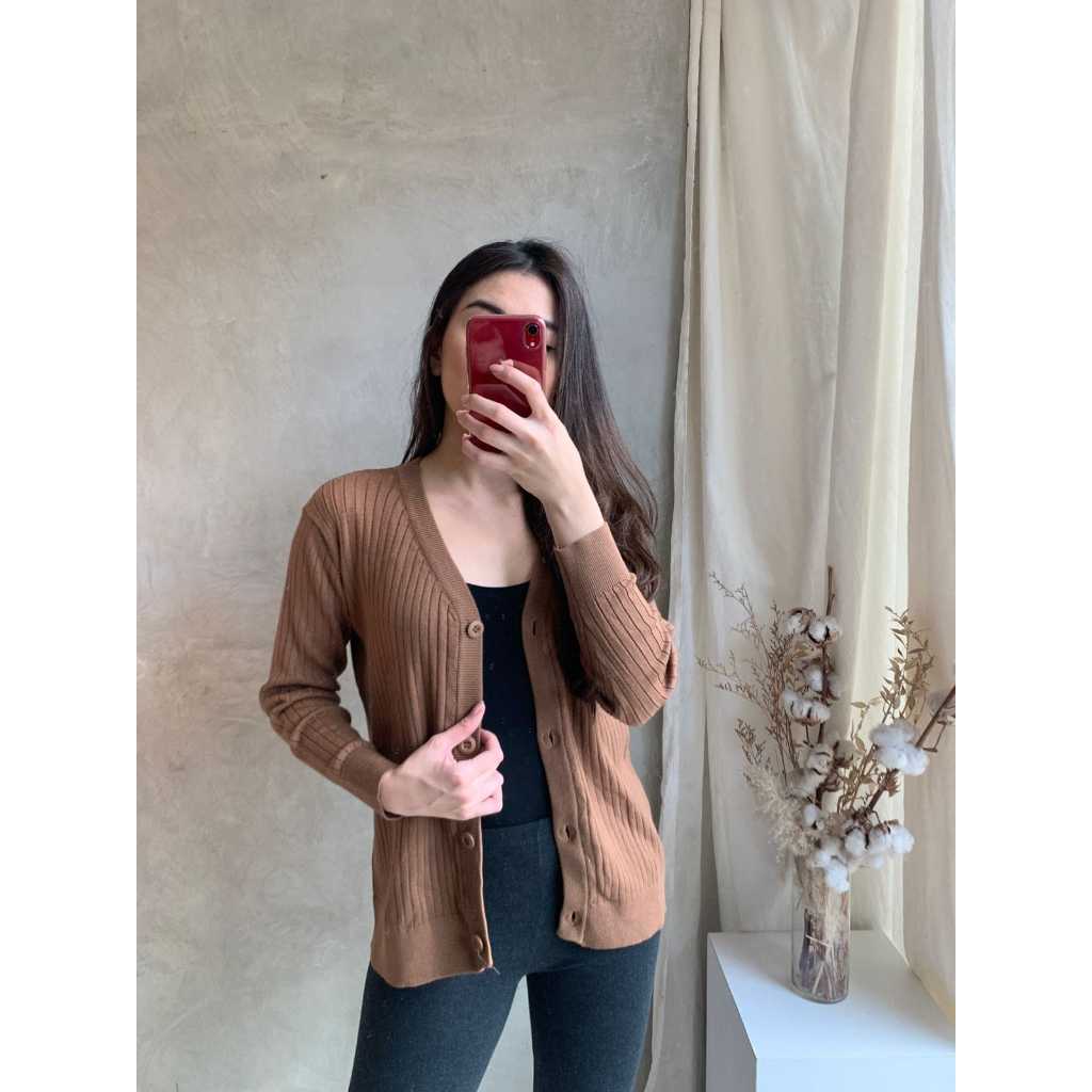 Jual ZoeyWears | Claire Basic Cardi - Outer Wanita / Korean / Cardigan Wanita Korea / Rajut ...