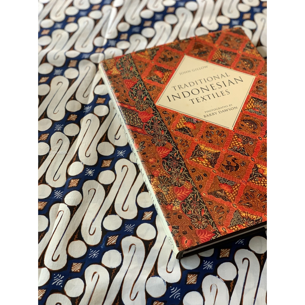 Jual Buku Batik Kuno - Traditional Indonesian textiles | Shopee Indonesia