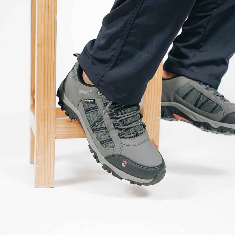 Jual Sepatu Gunung Waterproof untuk Hiking dan aktivitas Outdoor ...