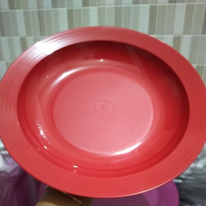 Jual ☘️Tupperware/ Plate maroon/piring makan/(1pc) | Shopee Indonesia