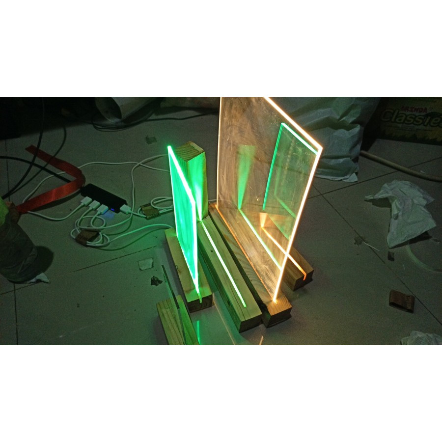 Jual Dudukan Kayu Lampu Akrilik / Standing Acrylic LED USB 15cm / A5 ...
