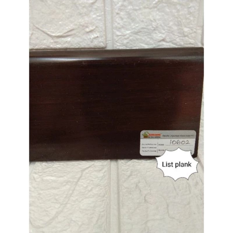 Jual plin PVC / plint pvc / list plank pvc isi 2.4 meter | Shopee Indonesia