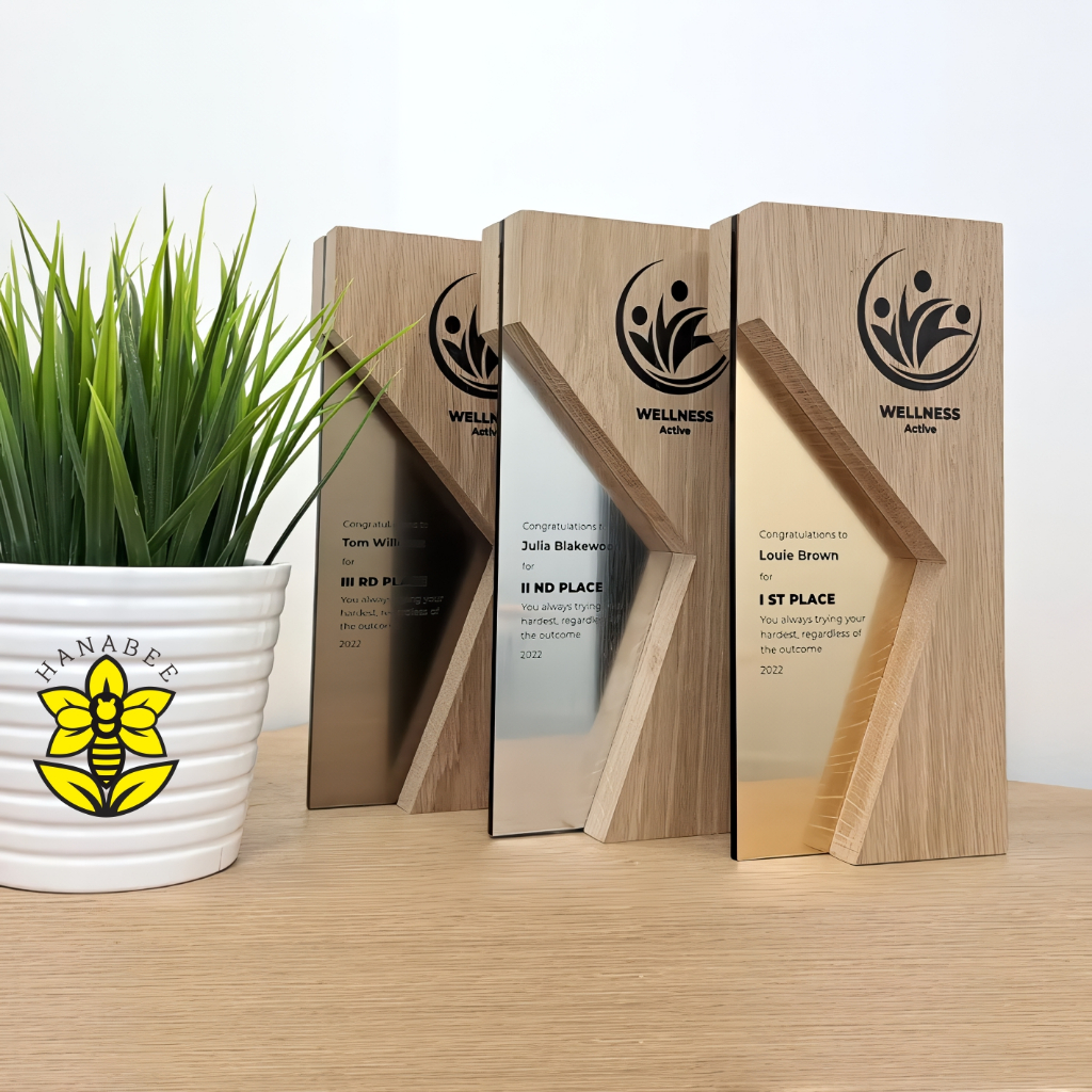 Jual Trofi / Plakat / Piala kayu padat,unik yang dihias dengan detail ...