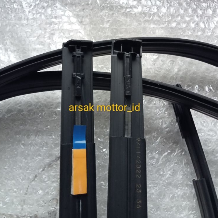 Jual el terkini KARET ROOF ATAU MOULDING ROOF ATAP TOYOTA INNOVA LAMA ...