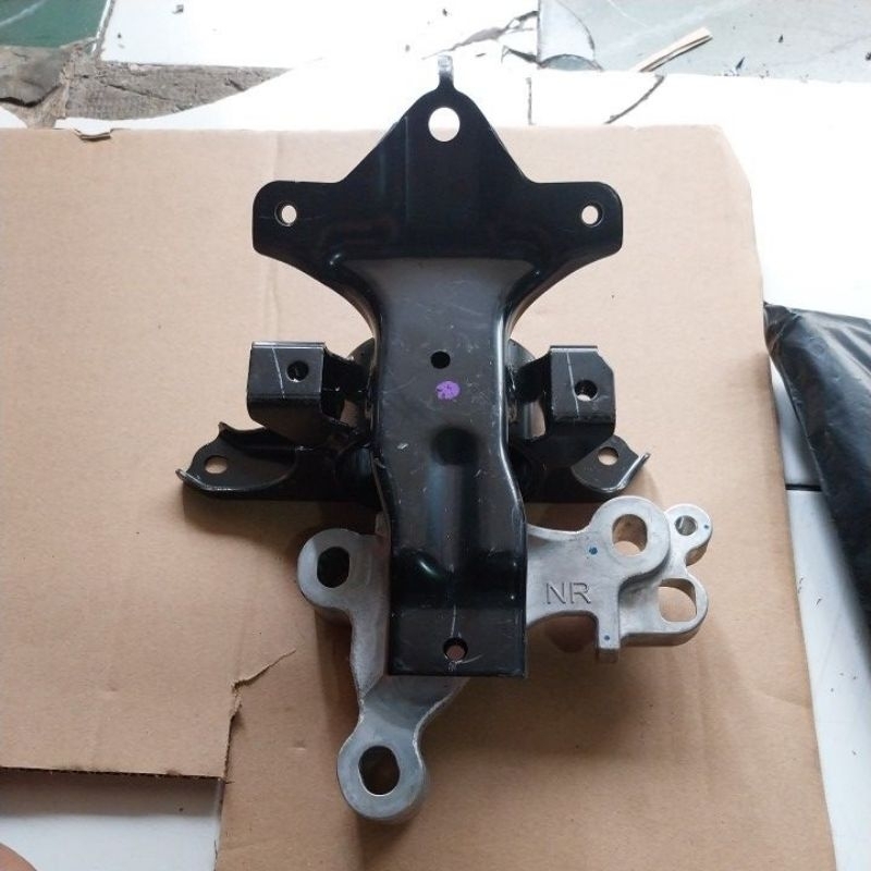 Jual ENGINE MONTING KIRI MATIC TOYOTA RAIZE ROCKY ORIGINAL | Shopee ...