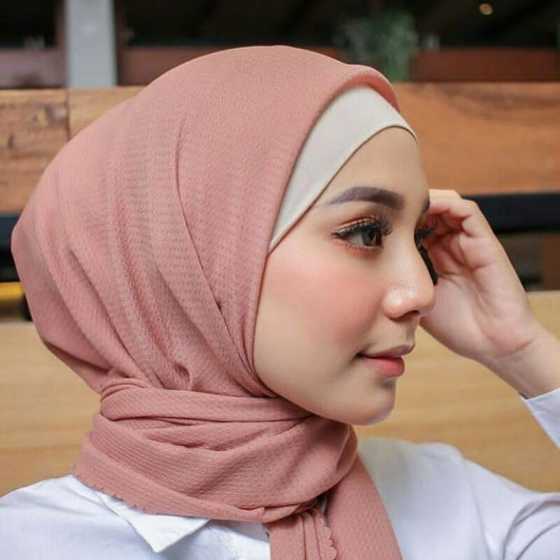 Jual Styrish Muslim Hijab Segi Empat Rubicorn Polos Jahit Lasercut ...