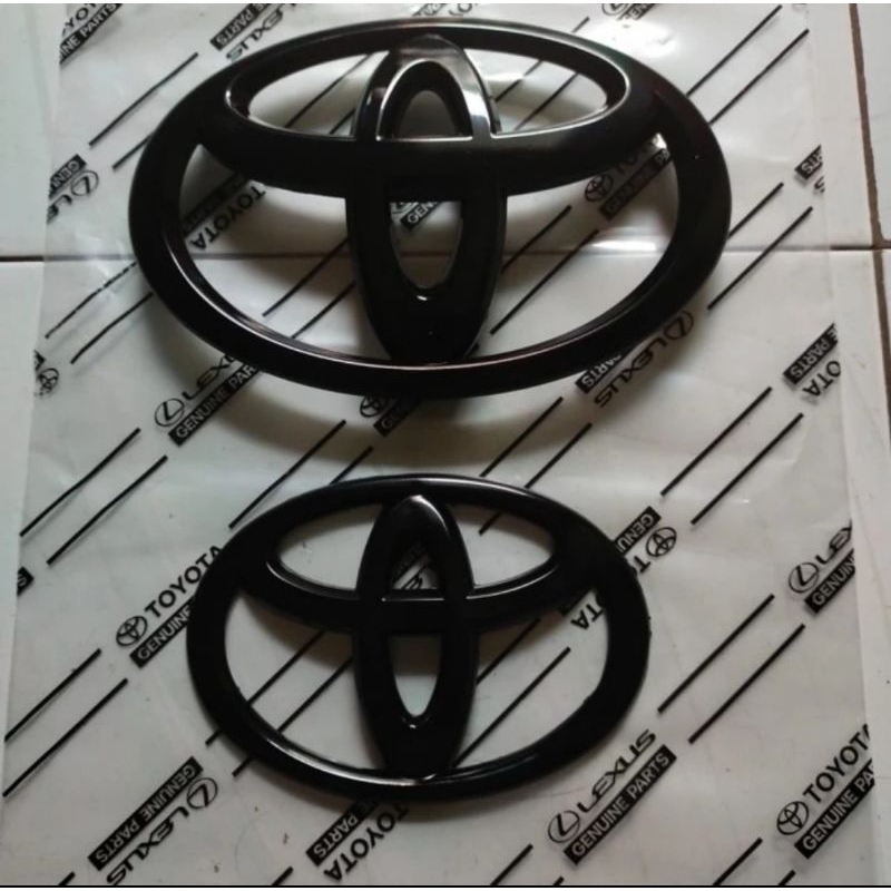 Jual LOGO EMBLEM DEPAN MOBIL Hitam DOF / Glossy TOYOTA FORTUNER VRZ ...