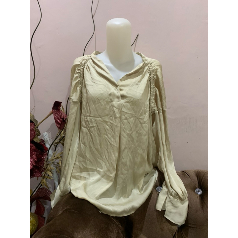 Jual Thrift blouse (@ashca.bns) | Shopee Indonesia