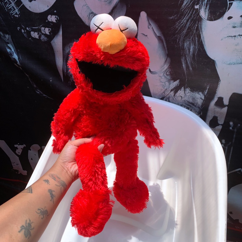 Jual Boneka Elmo Sesame street X KAWS Preloved | Shopee Indonesia