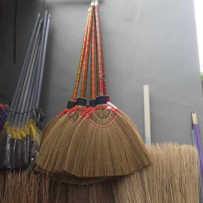 Jual Sapu Padi Gagang Coating Plastik - Sapu Lebar - Sapu Lantai Kuning ...