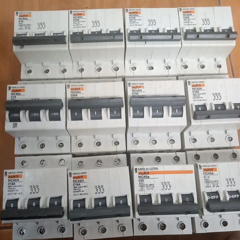 Jual MCB 3p merlin gerin c10 c16 c20 c25 c32 c40 c50 c63 original | Shopee Indonesia