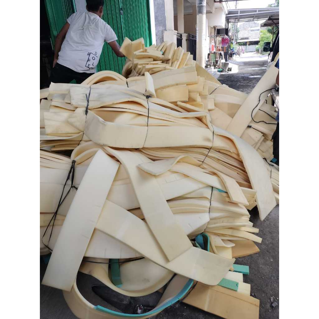 Jual Limbah busa potongan daur ulang | busa kiloan bisa untuk sepatu ...