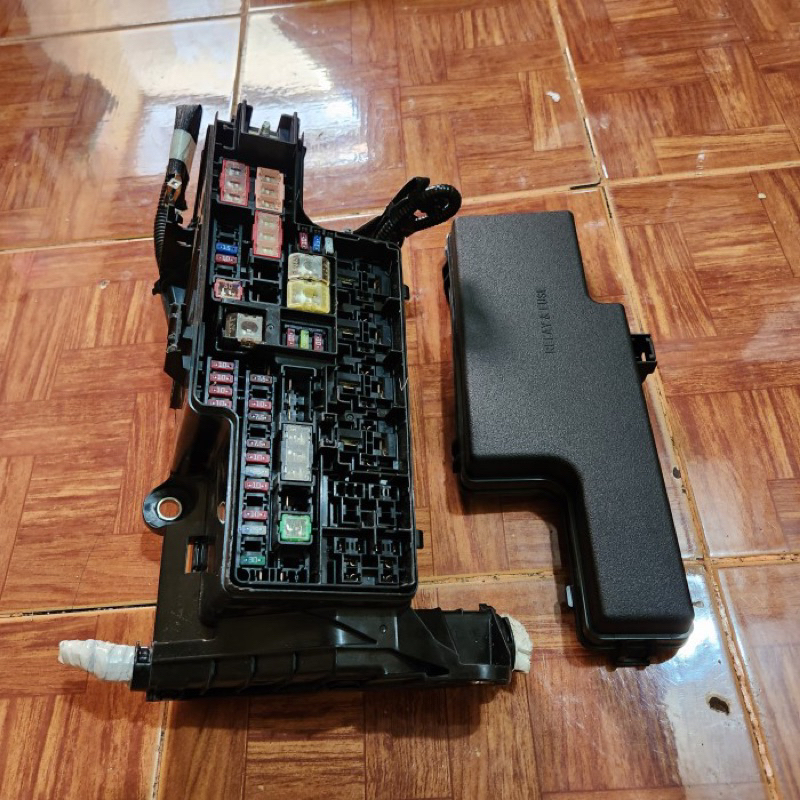 Jual Box sekring innova inova reborn fortuner vrz hilux revo diesel ...