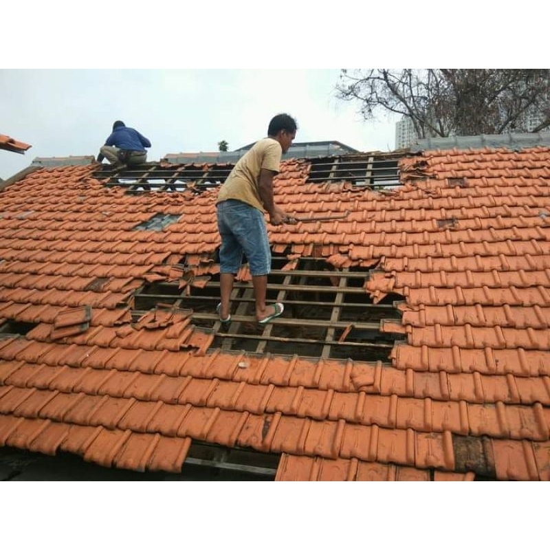Jual RENOVASI BONGKAR ATAP LAMA GANTI BAJA RINGAN JABODETABEK | Shopee ...