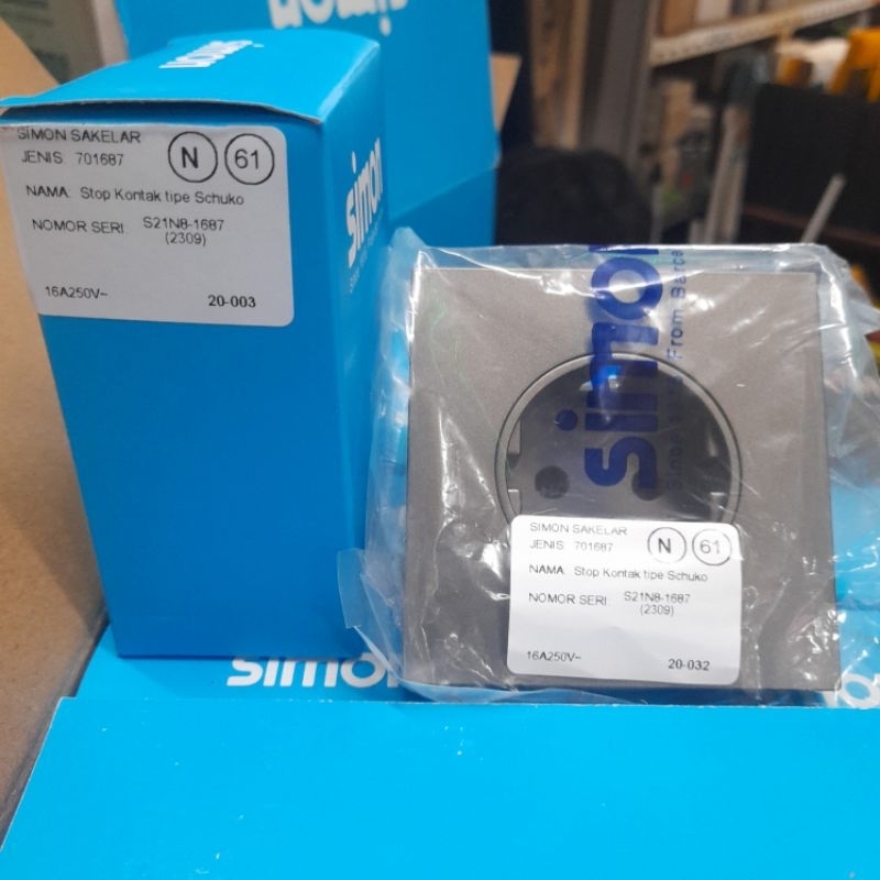 Jual stop kontak simon i7 . 701687 warna grey | Shopee Indonesia