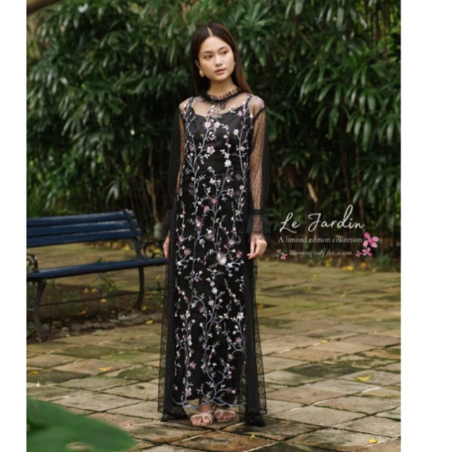 Jual Midnight Ruffles Dress by NAMÈLIS - Kebaya Modern Dress Floral ...