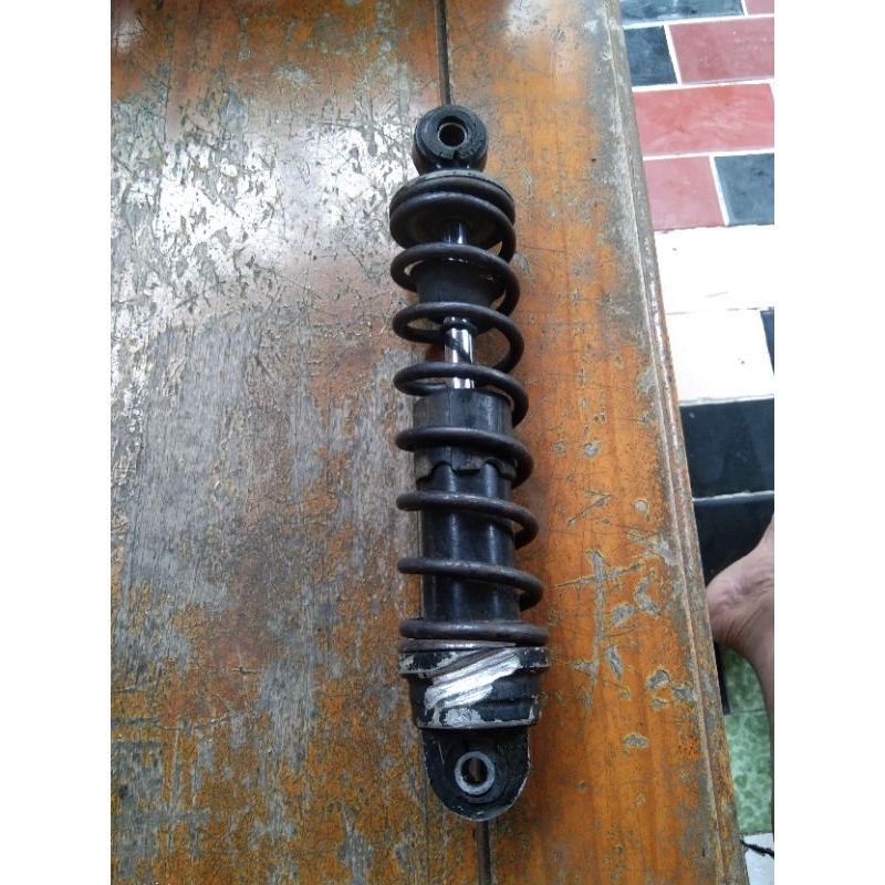 Jual SHOCK BELAKANG MIKI ORIGINAL SECOND UKURAN 28 JOMBLO HANYA 1 BIJI ...