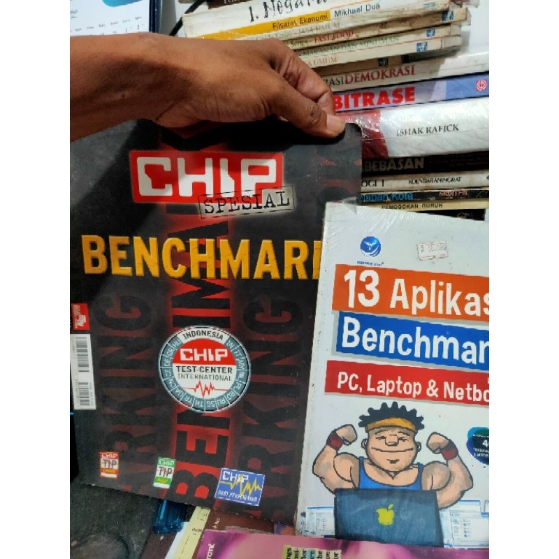 Jual Paket 2 buku BENCHMARK perkembangan teknologi hardware | Shopee ...