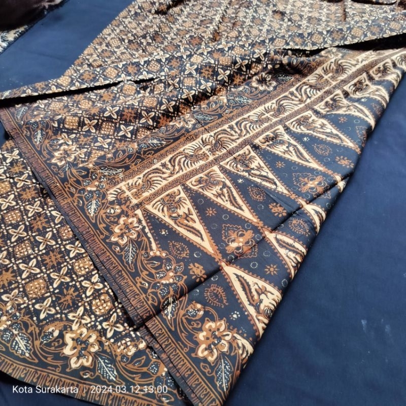 Jual Lar Gurda, Sarung Batik Tradisional Eksklusif | Shopee Indonesia