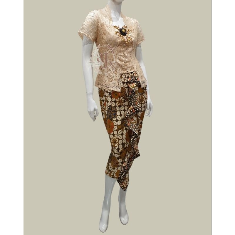 Jual Kutubaru renda, rok frill BATIK kawung kembang, dan flower brooch ...