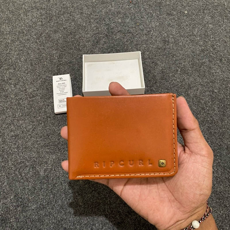Jual Dompet Ripcurl Hi Rise RFID All Day TAN Original | Shopee Indonesia