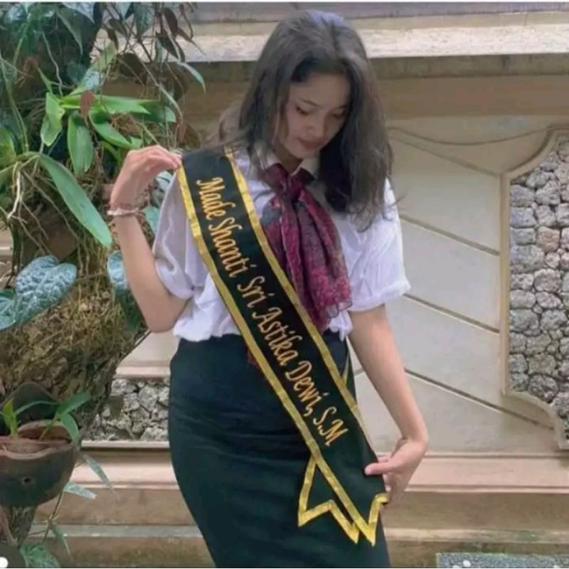 Jual (1HARI JADI) SELEMPANG BIASA PITA/SELEMPANG WISUDA/SELEMPANG NAMA ...