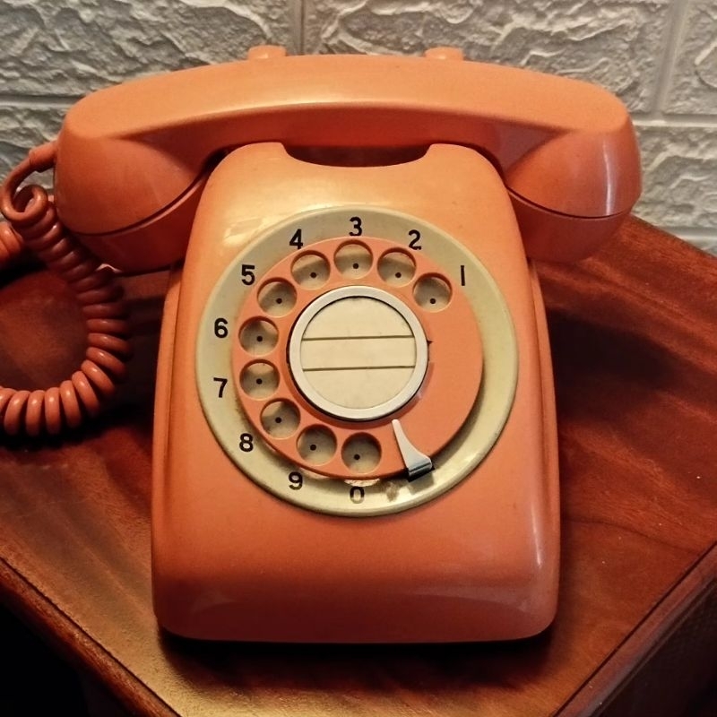 Jual Telepon putar jadul antik made in Japan warna Orange | Shopee ...