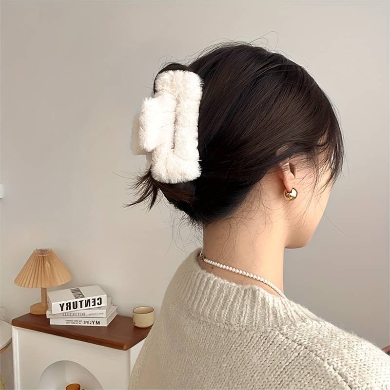 Jual PREMIUM Jepit Rambut Korea Bulu Kotak Bolong 9CM - Jedai Bulu ...