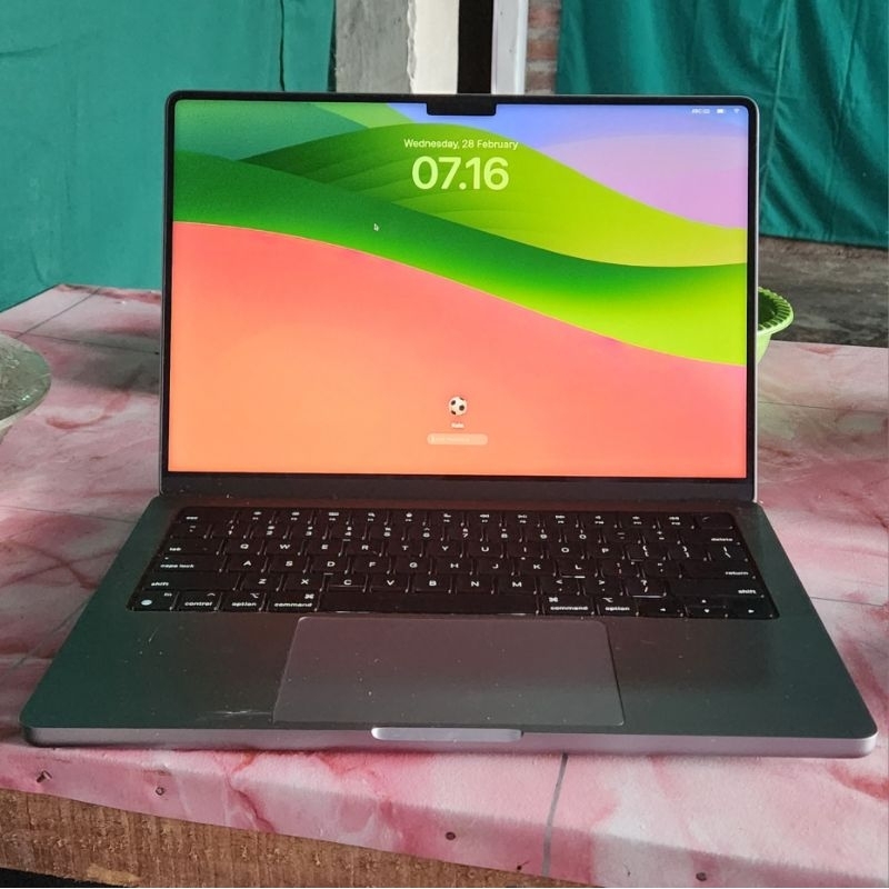 Jual Macbook Pro M1 14 inch 16/512GB Resmi Space Gray | Shopee Indonesia