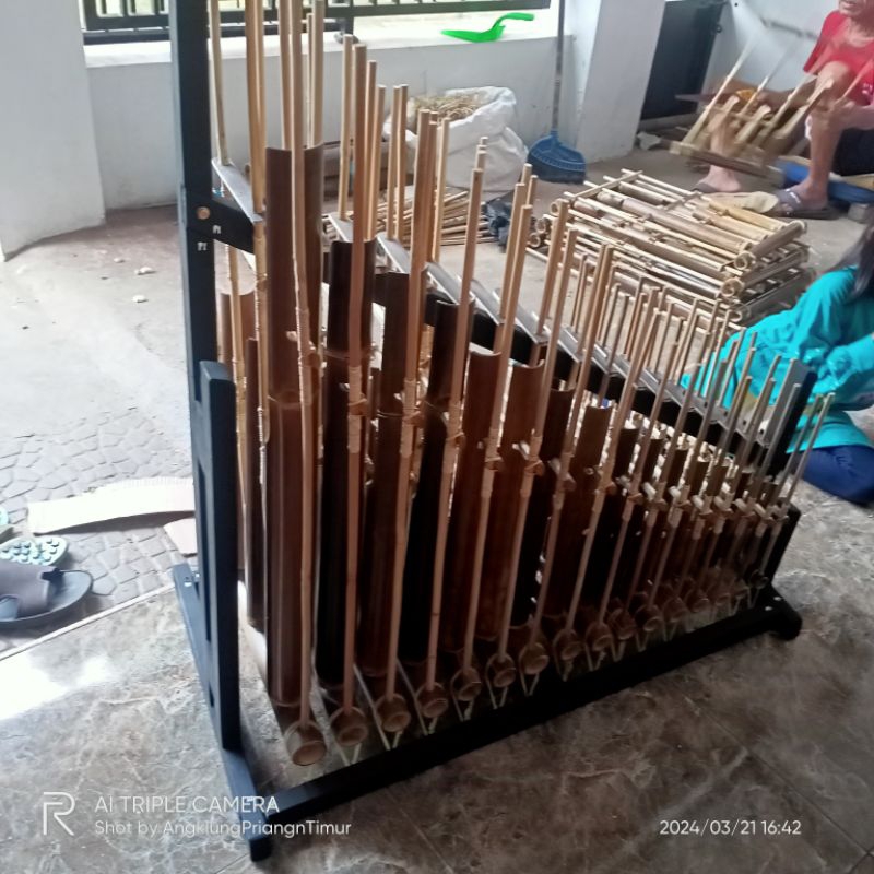 Jual Angklung pengamen ( 3 oktaf ) 16 nada 3 tabung bambu hitam ( nada ...