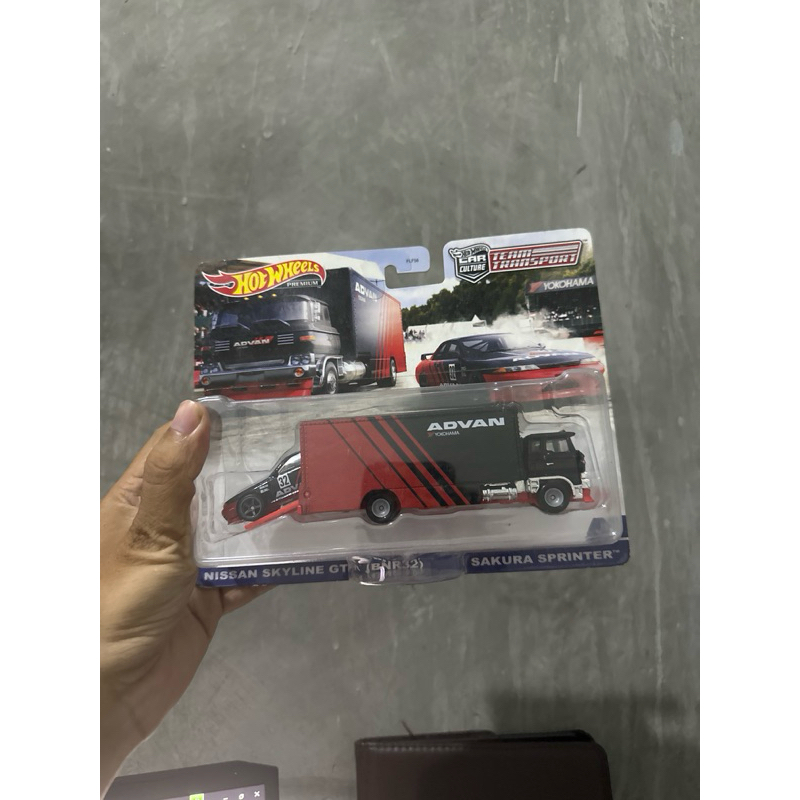 Jual hot wheels team transport nissan BNR32 advan | Shopee Indonesia
