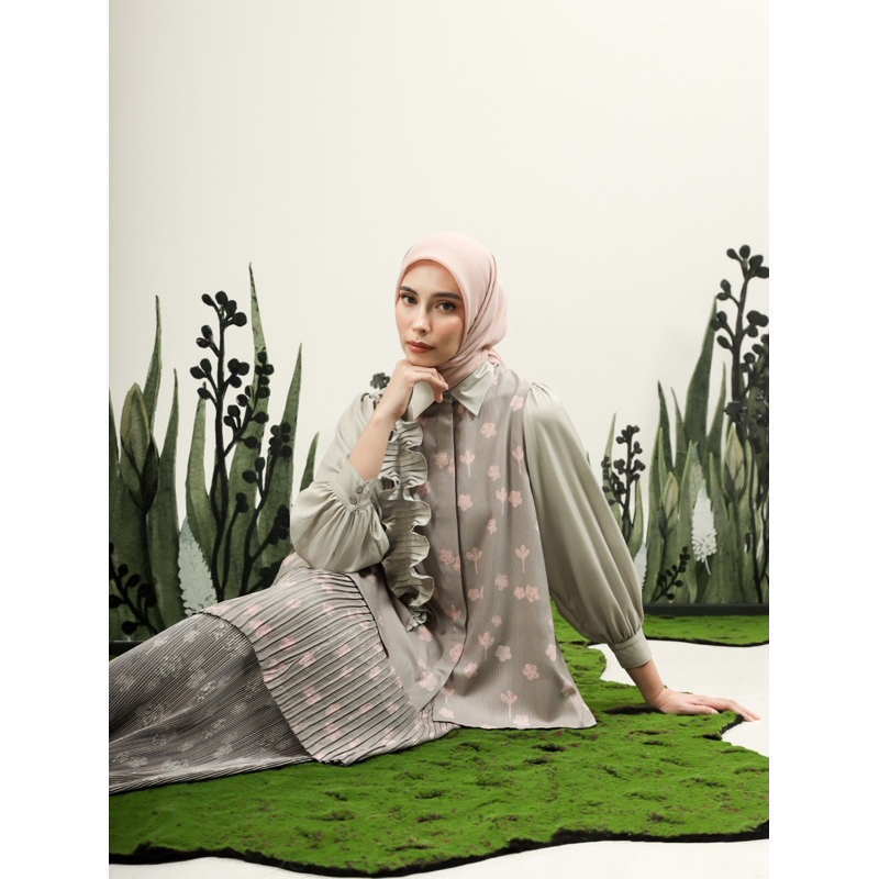 Jual Chloe Top Maima x Hanna | Shopee Indonesia