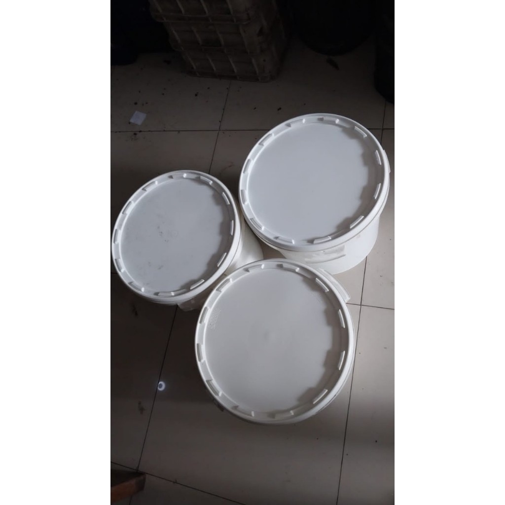 Jual ember putih polos 30kg plastik besar bekas putih ember 30kg besar ...