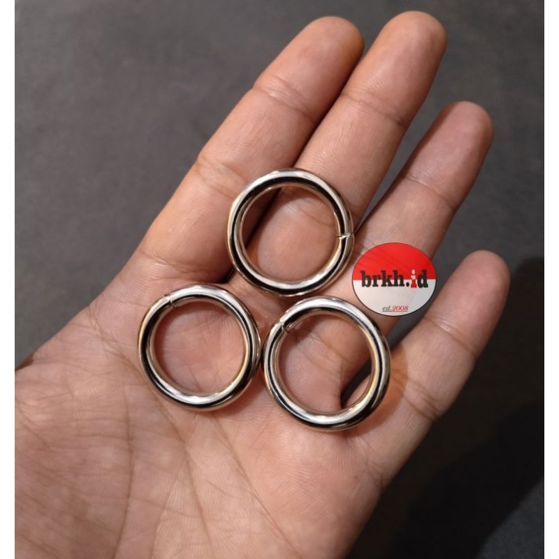 Jual Besi Bulat Ring O / Cantolan -Pengait Besi Bendera/Hewan- Besar ...