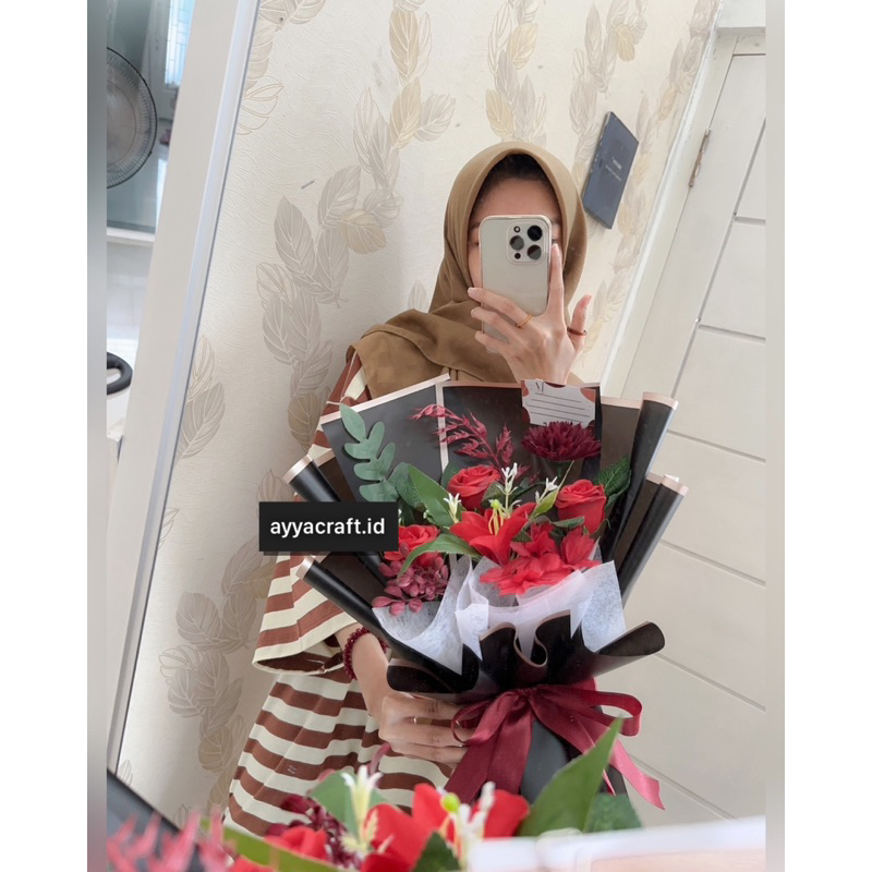 Jual AYYACRAFT.ID ♥️ READY STOCK⚠️ BUKET BUNGA PREMIUM MIX BUKET WISUDA ...