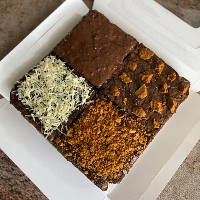 Jual BROWNIES SHARE BOX (pilih max. 4 topping) | Shopee Indonesia