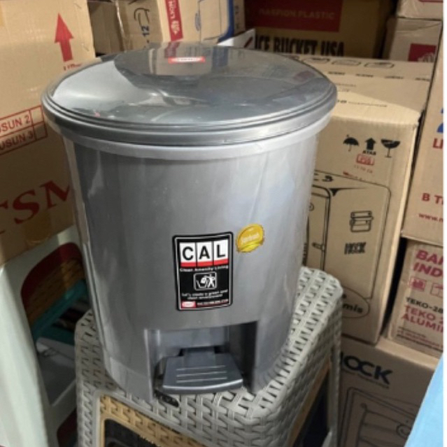 Jual TEMPAT SAMPAH / TONG SAMPAH BULAT TUTUP INJAK 10 LITER | Shopee Indonesia