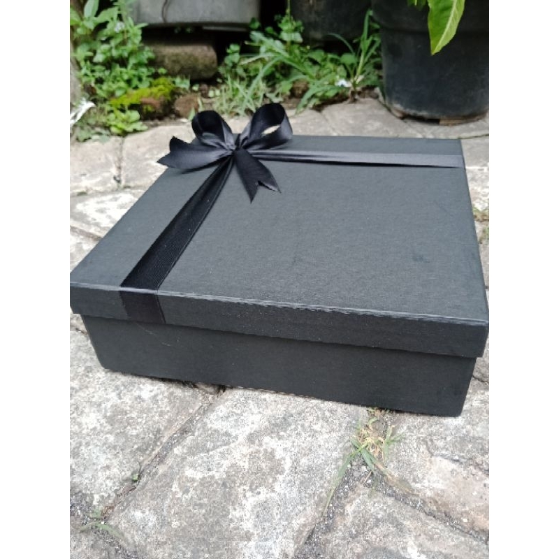 Jual Kotak kado /Kotak Hampers/ Hardbox berkwalitas 30x25x10cm | Shopee ...