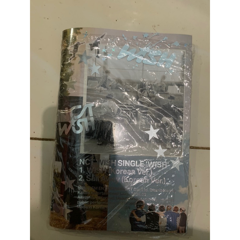 Jual ALBUM ONLY NCT WISH PHOTOBOOK VER SINGLE DEBUT POLAROID SION | Shopee Indonesia