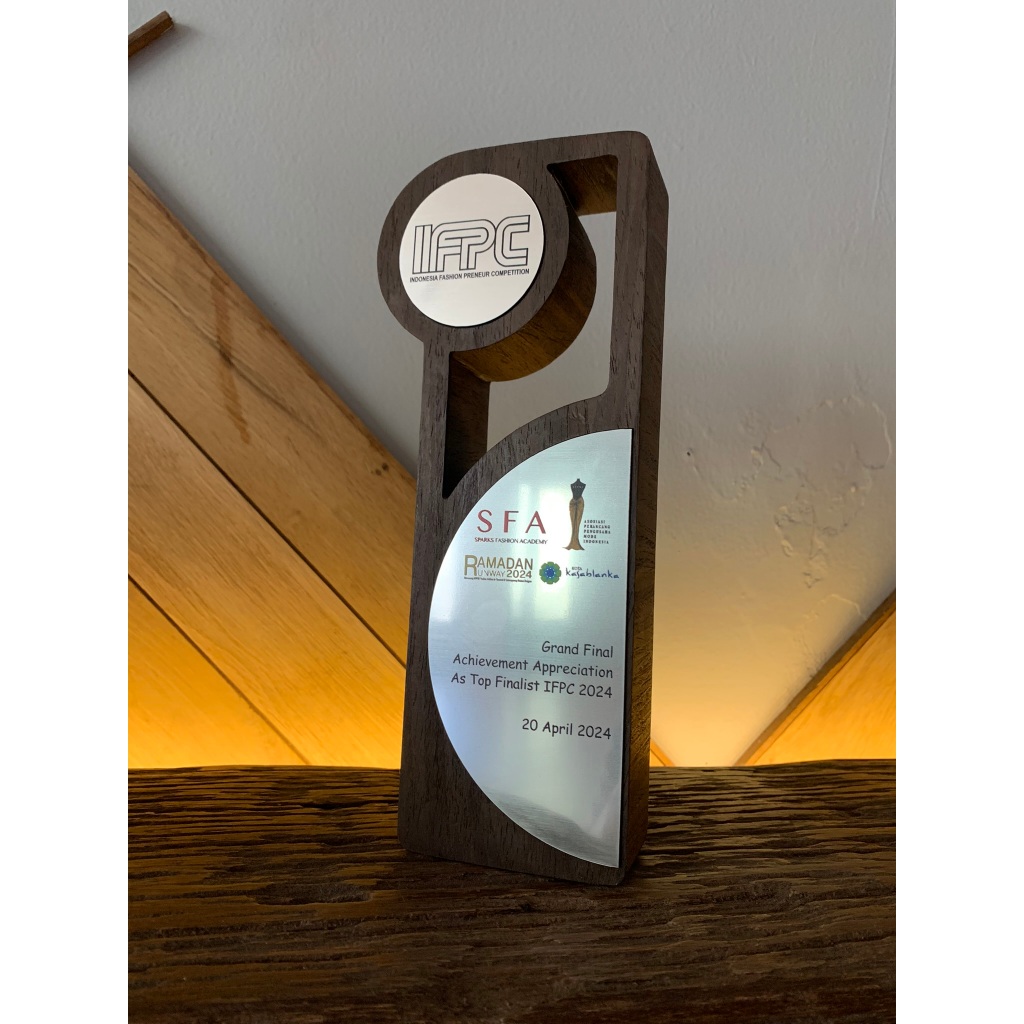 Jual Trophy Kayu Custom (Tipe-3) | Piala Kayu Custom | Plakat Kayu ...