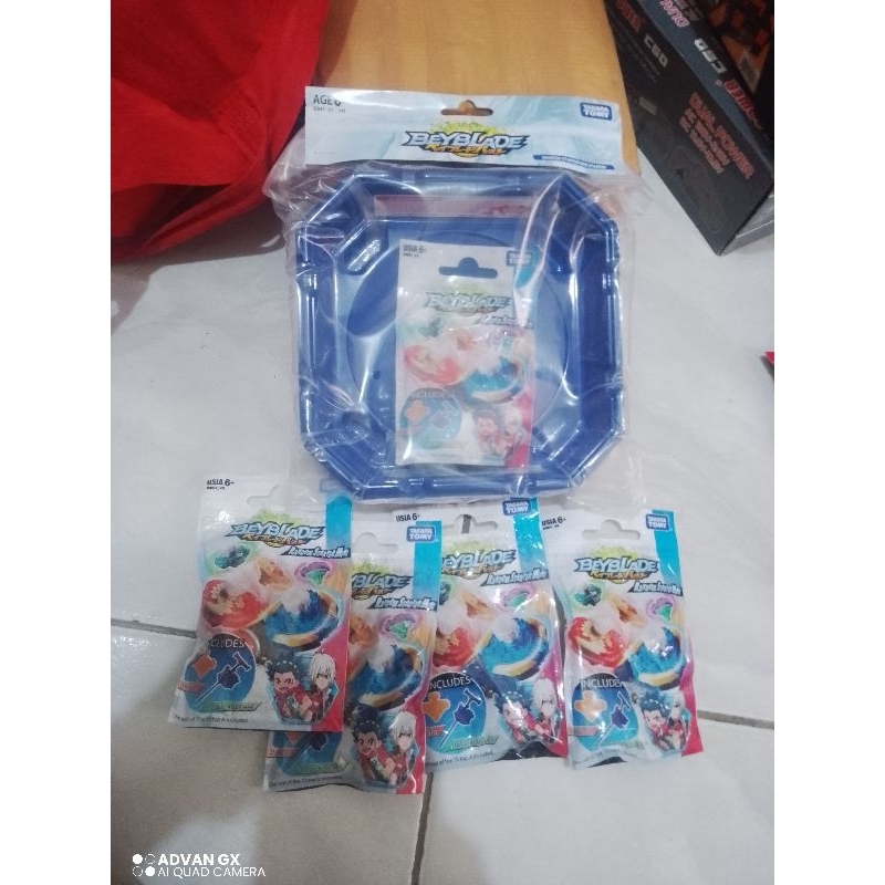 Jual Beyblade random starter mini stadium include 5 random starter mini ...