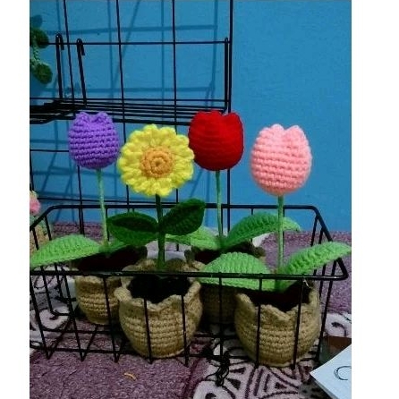 Jual bunga tulip rajut ( pot) | Shopee Indonesia