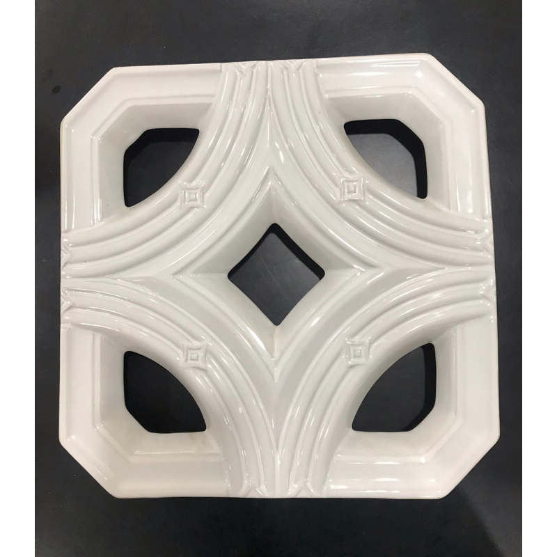 Jual Roster / Angin - angin / Batu Krawang Type Rattana Warna Putih ...