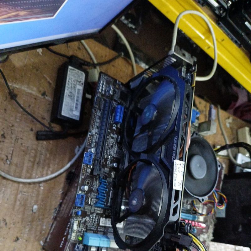 Jual VGA Gigabyte r9 270 2gb 256bit ddr5 | Shopee Indonesia