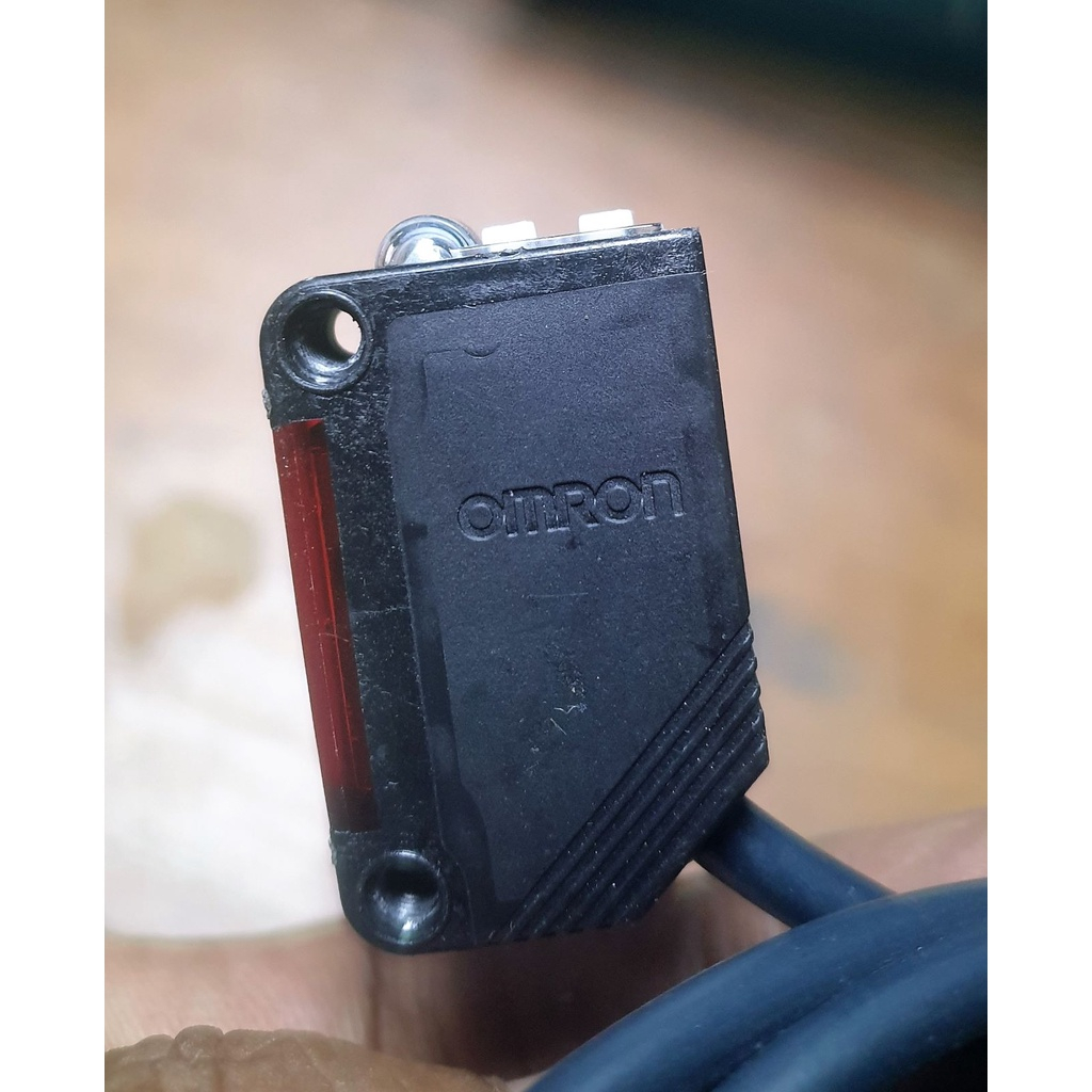 Jual E3Z-R61 E3ZR61 Omron industrial automation photoelectric sensors | Shopee Indonesia