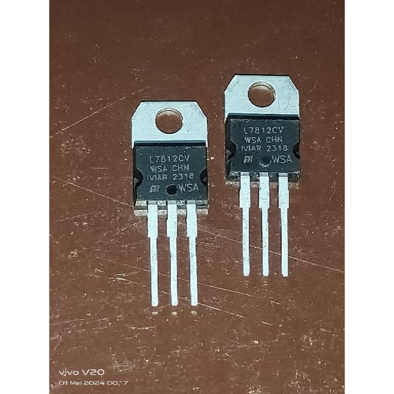 Jual L7812 ic regulator 12v lm7812 MURAH L7812 cv / lm7812 to-220 ...