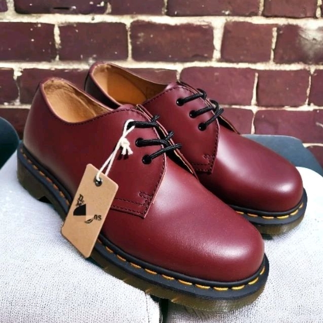 Jual Sepatu Docmar Boots 1461 Cherry red low 3 hole Classic Smooth ...