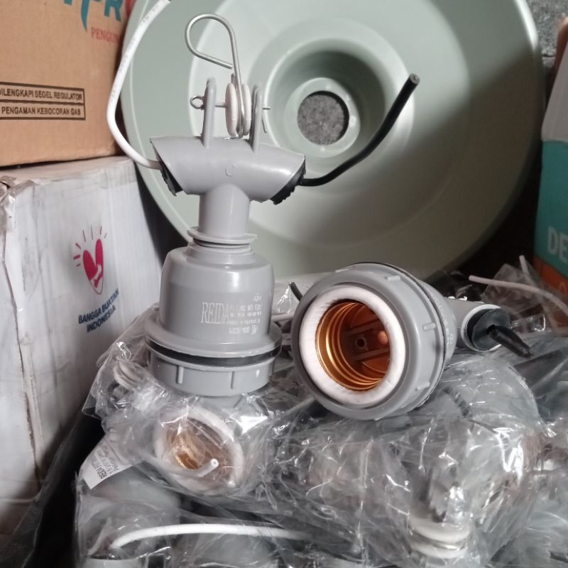 Jual Fitting Lampu Gantung/Fitting WD E27 Keramik/Fitting Lampu Jalan | Shopee Indonesia